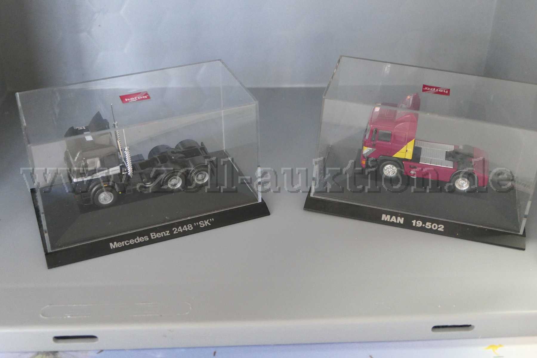 Zoll-Auktion - 2 Sattelzugmaschinen von Herpa Mercedes Benz 2448 SK und ...
