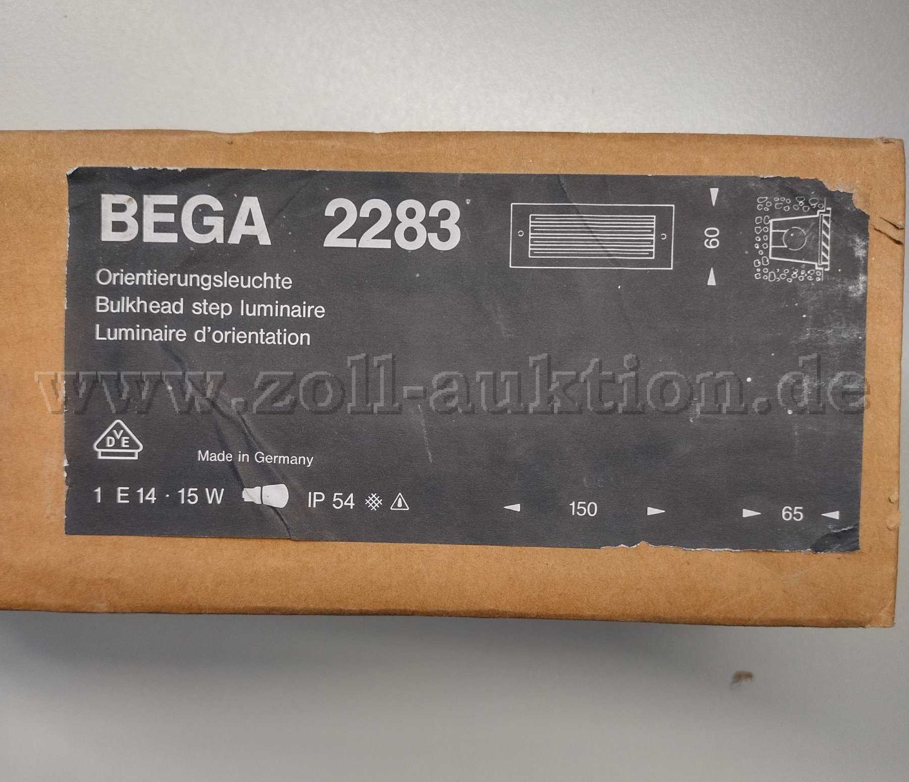 Zoll-Auktion - 4 Bega 2283 und 2968 Stufenleuchten mit Lamellenraster ...