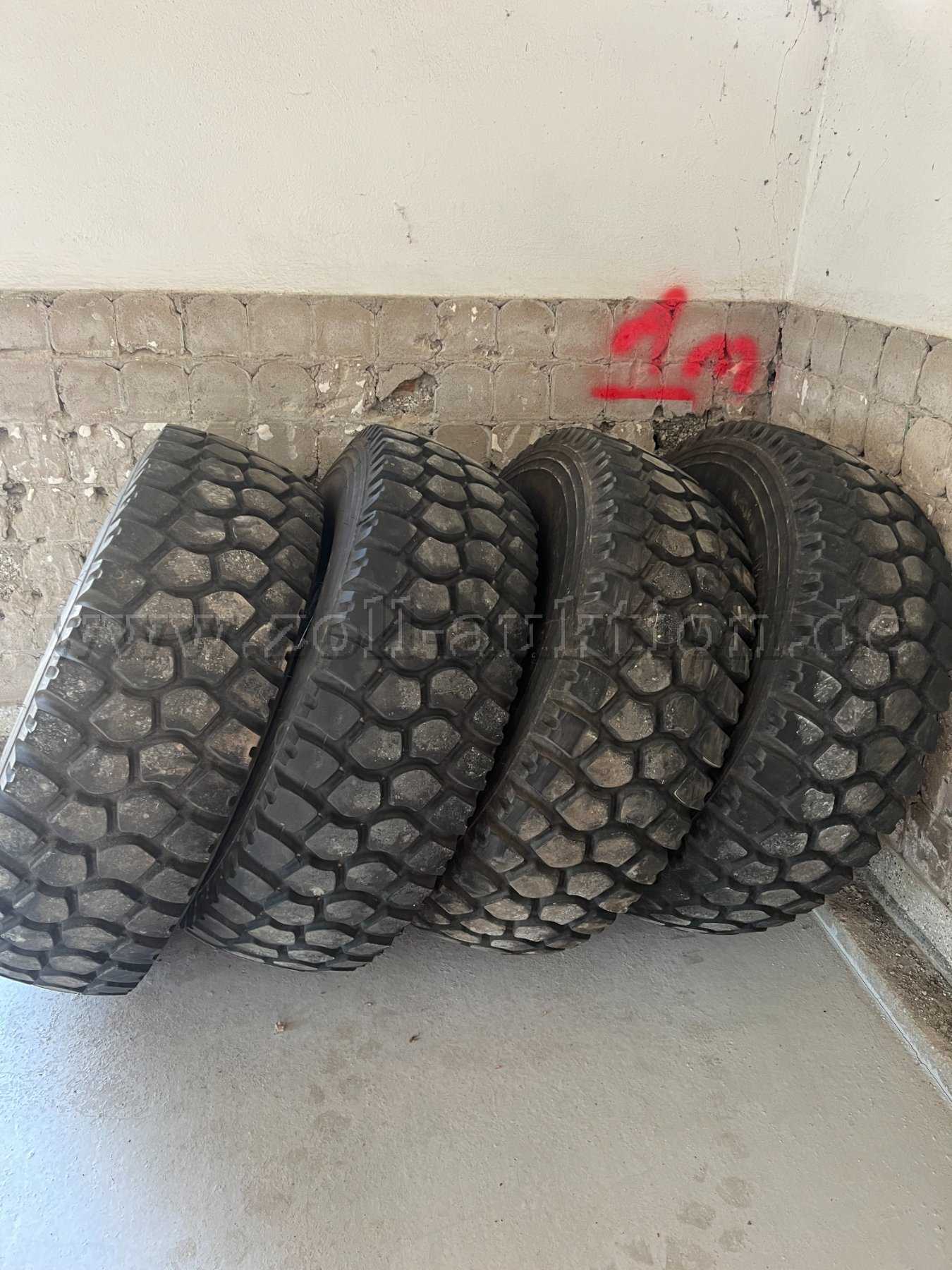 Zoll-Auktion - 4 Michelin X Force XZL LKW-Reifen 395/85 R20 (ID 954168)