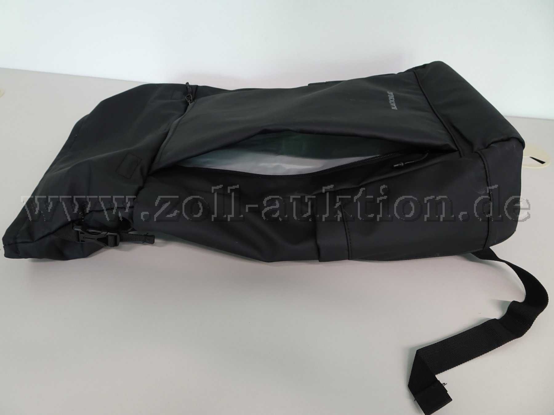 Zoll-Auktion - 5 teiliges Freizeit-Set: Rucksack, Herrensneaker, Socken ...